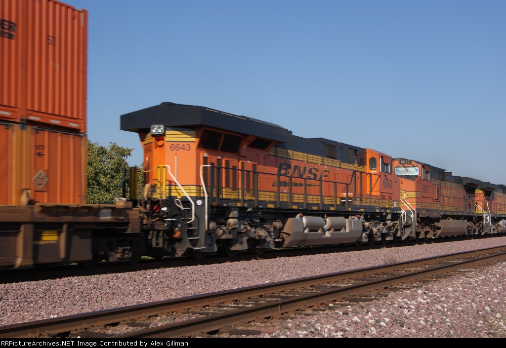 BNSF 6643 Westbound